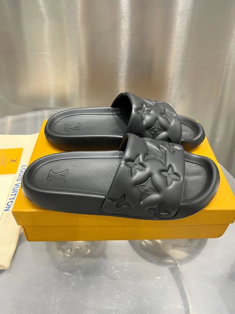 Louis Vuitton Slippers