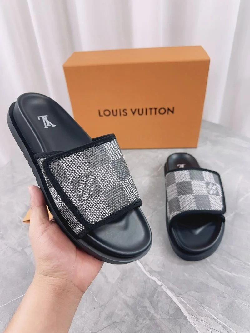 Low-cost Louis Vuitton Slippers