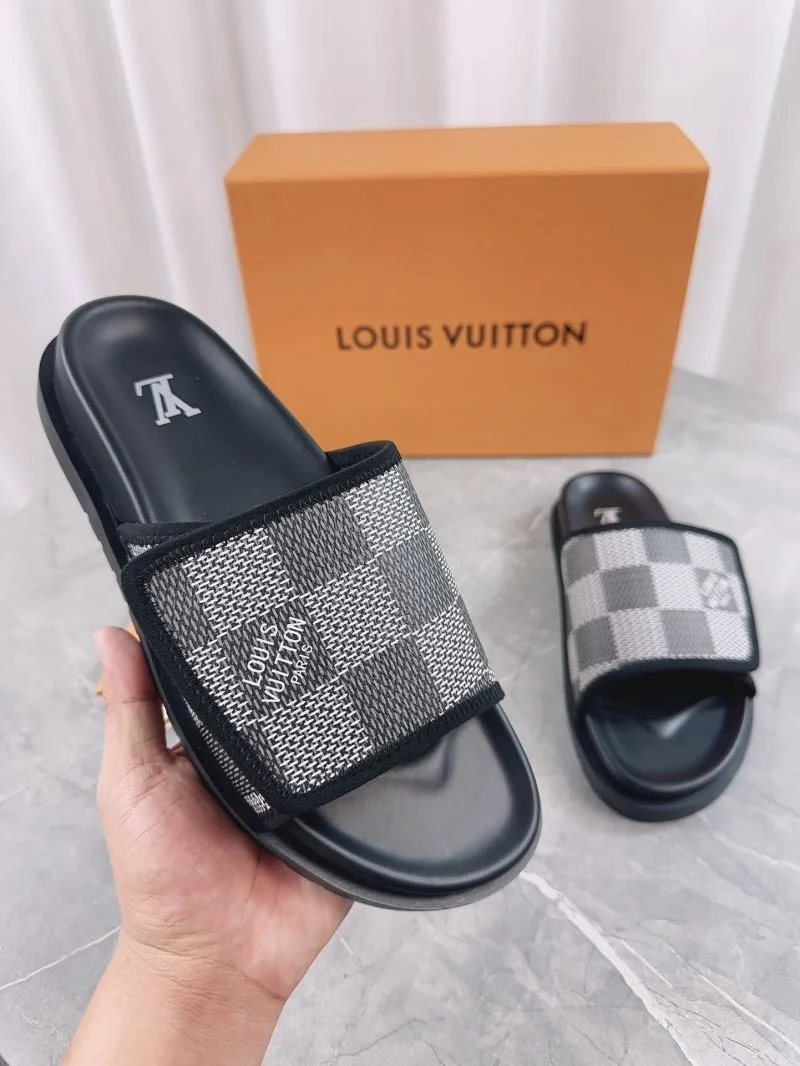 Low-cost Louis Vuitton Slippers
