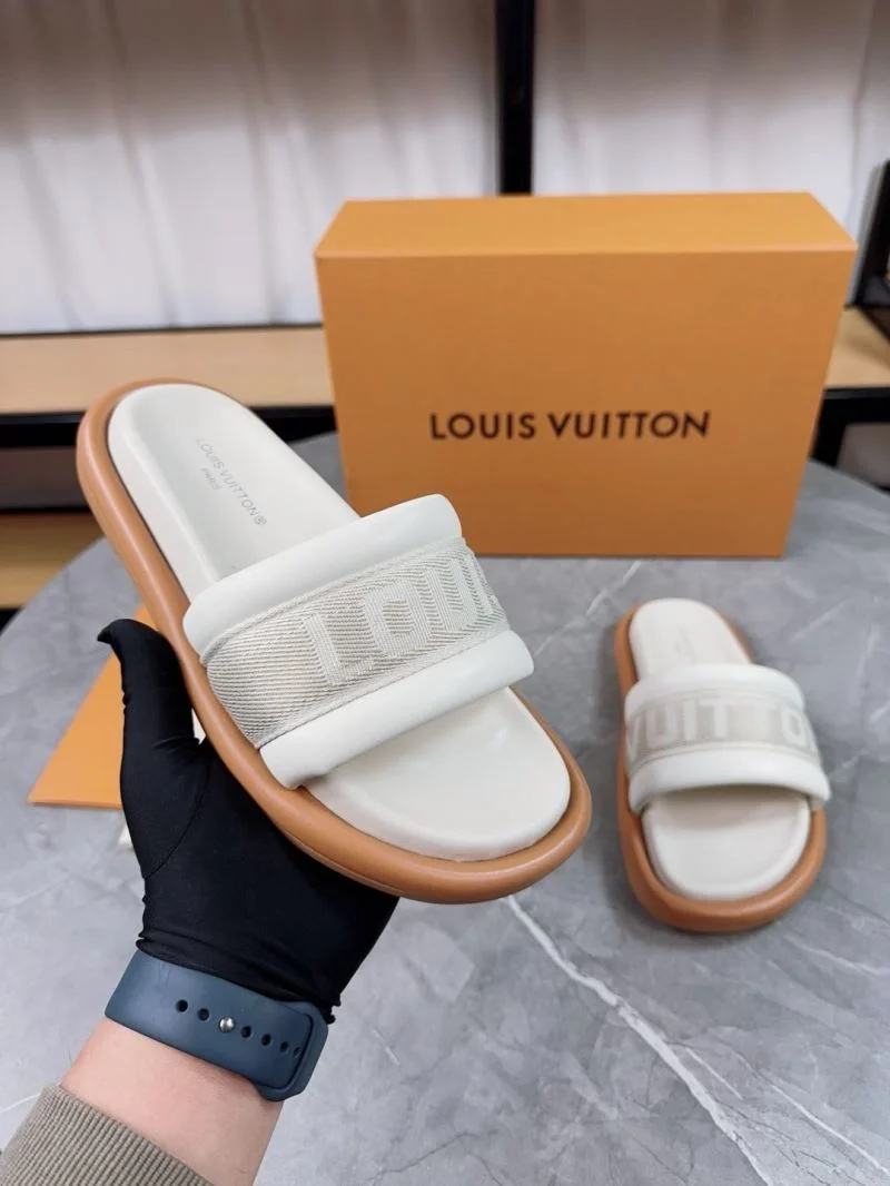 Accurate model Louis Vuitton Slippers
