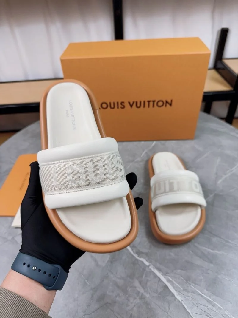 Accurate model Louis Vuitton Slippers