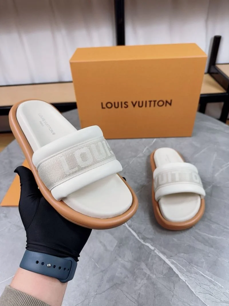 Accurate model Louis Vuitton Slippers