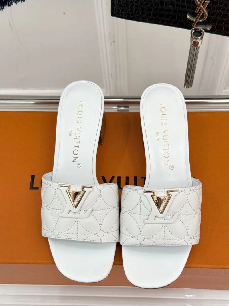Low-cost Louis Vuitton Slippers
