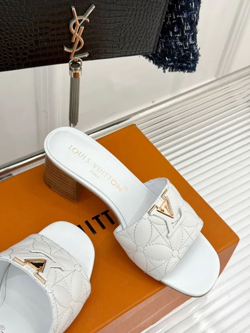Low-cost Louis Vuitton Slippers