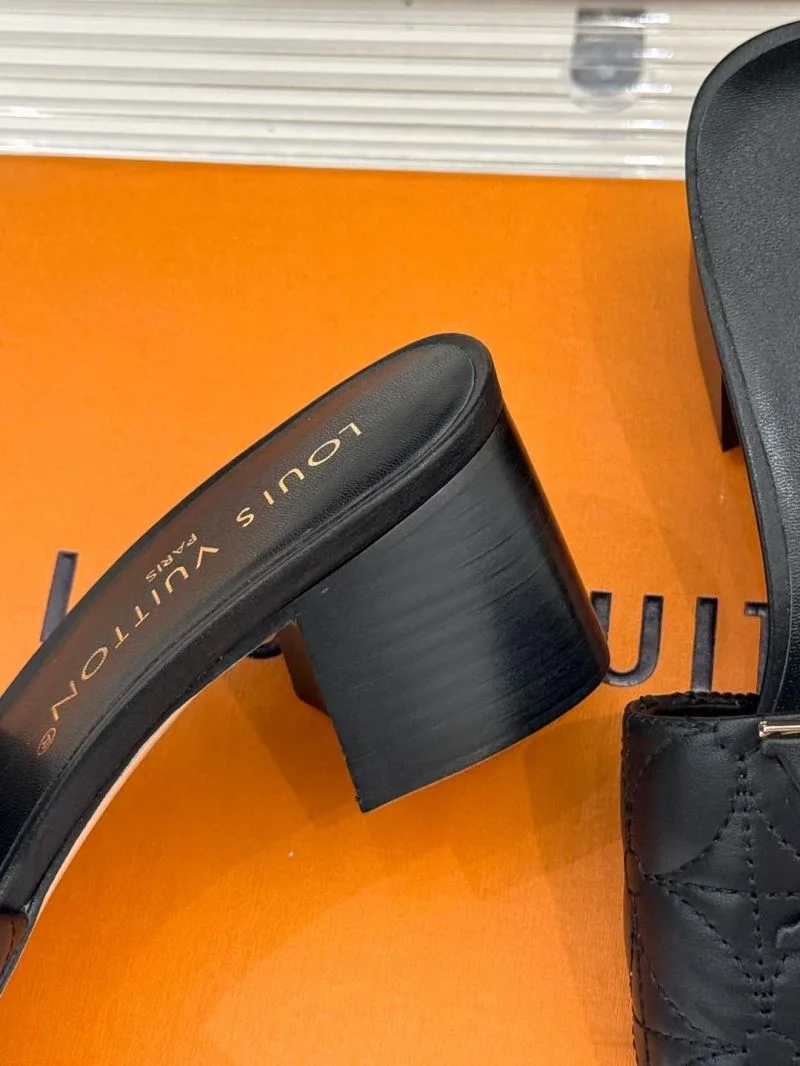Low-cost Louis Vuitton Slippers