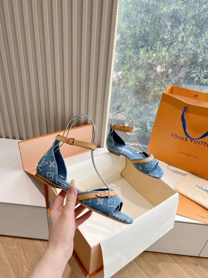 Low-cost Louis Vuitton Slippers