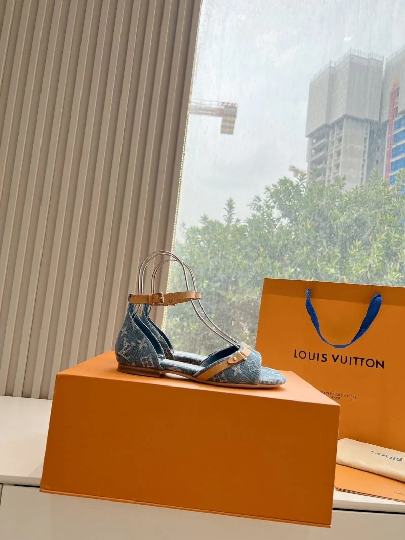 Low-cost Louis Vuitton Slippers