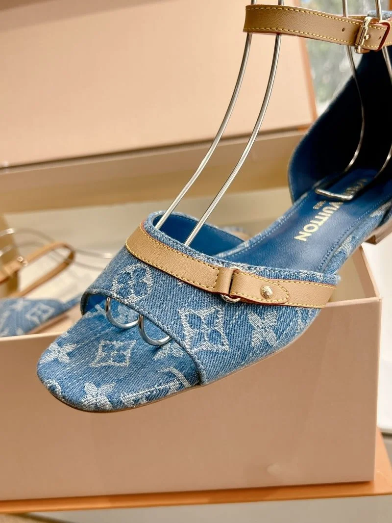 Low-cost Louis Vuitton Slippers