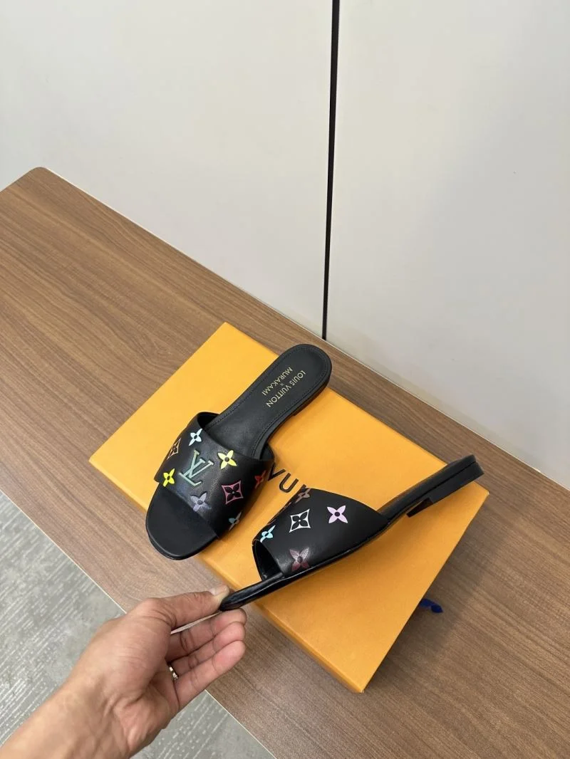 Bargain Louis Vuitton Slippers