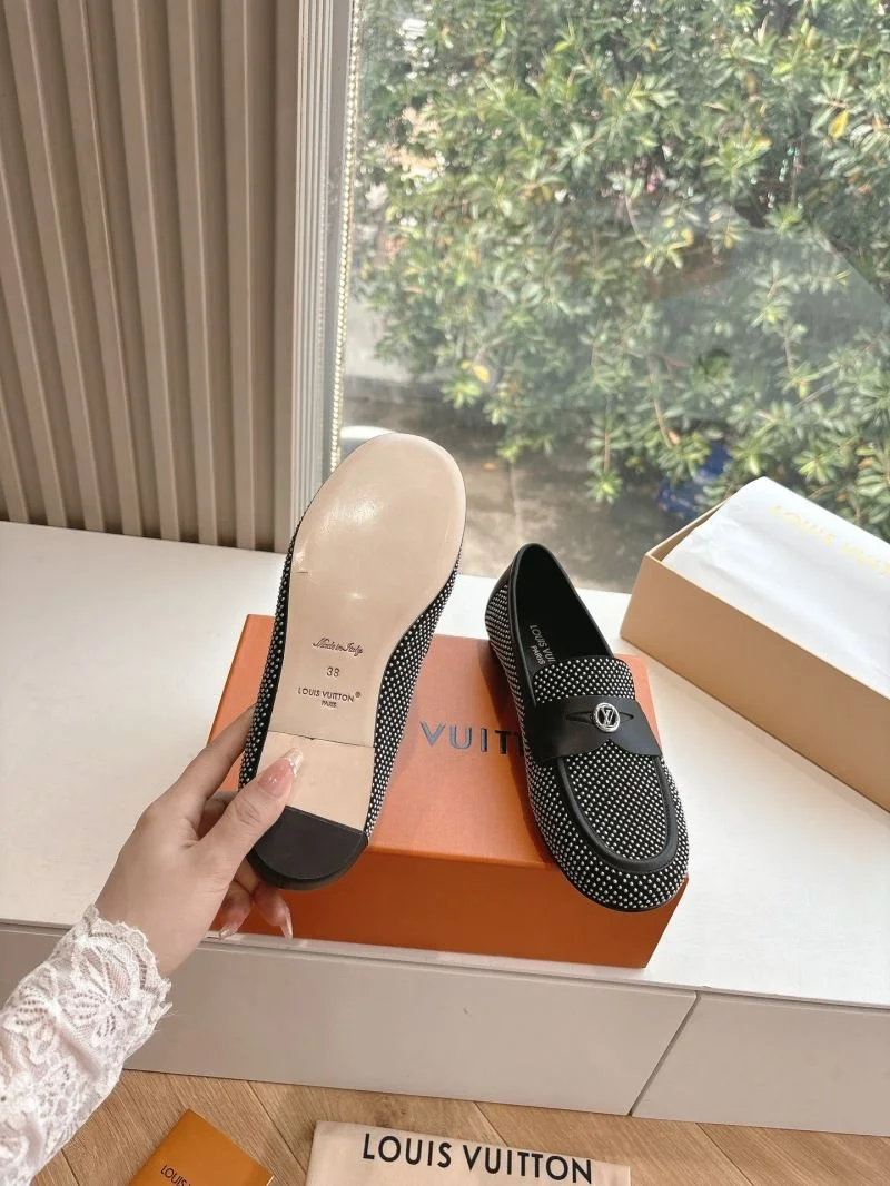 Discounted Louis Vuitton Slippers