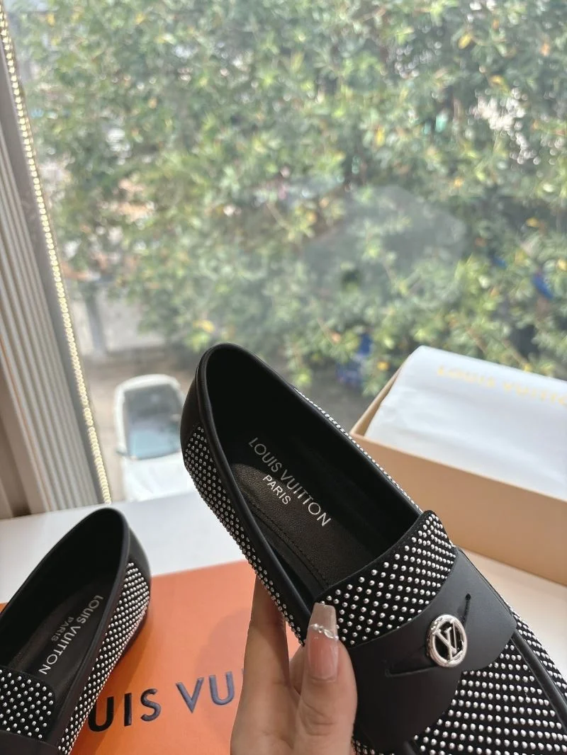 Discounted Louis Vuitton Slippers