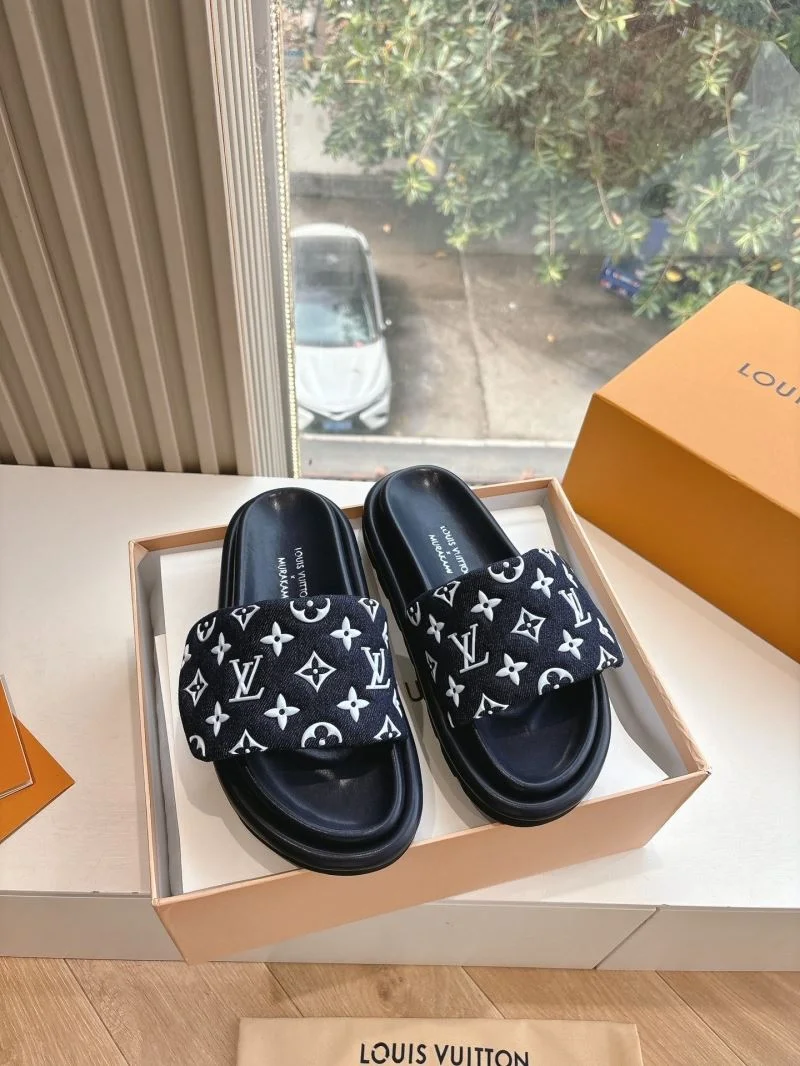Louis Vuitton Slippers