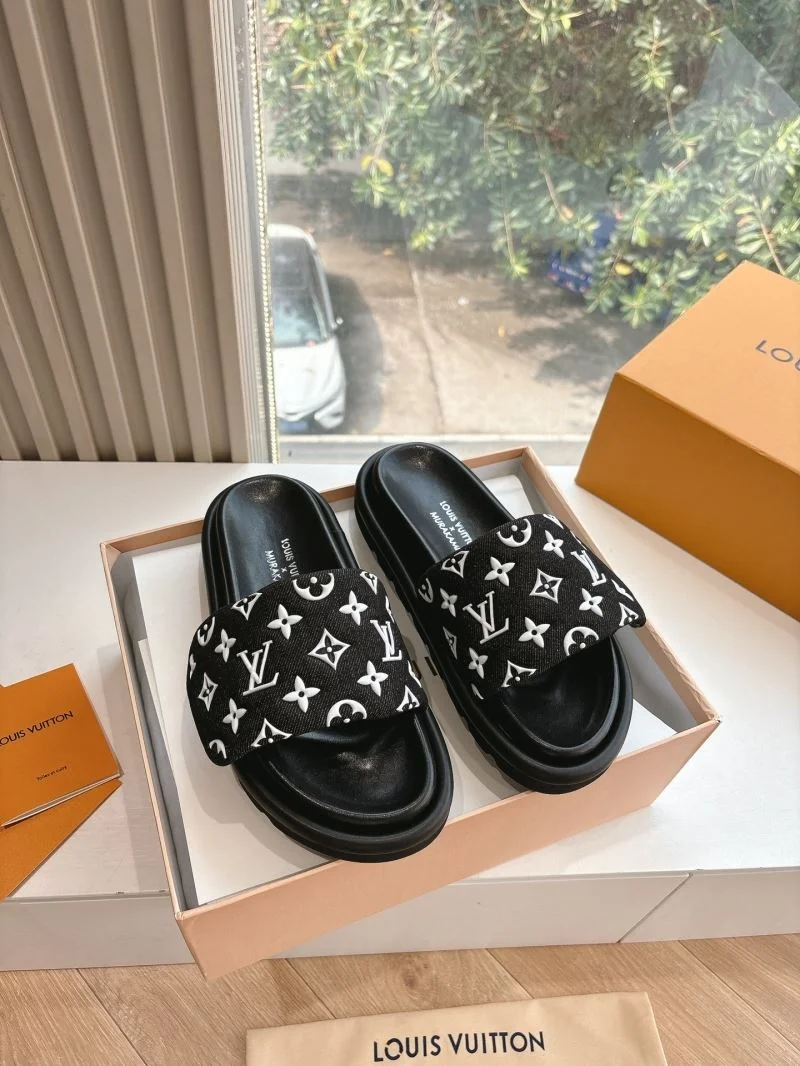 Louis Vuitton Slippers