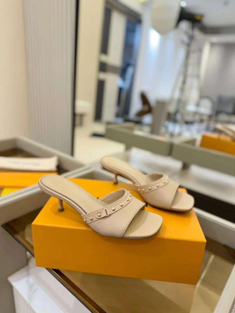Inexpensive Louis Vuitton Slippers