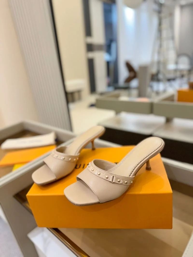 Inexpensive Louis Vuitton Slippers