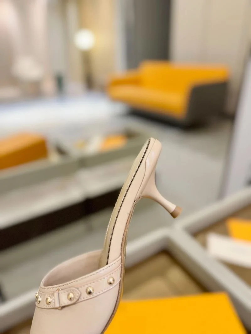 Inexpensive Louis Vuitton Slippers