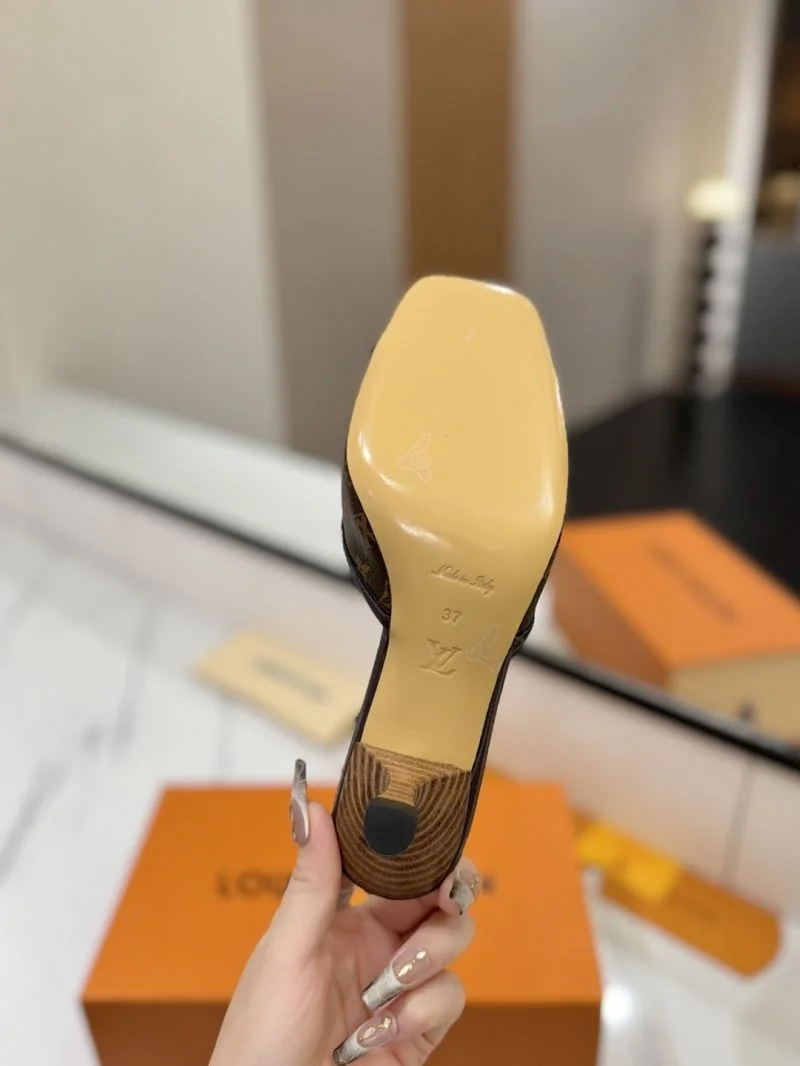 Inexpensive Louis Vuitton Slippers