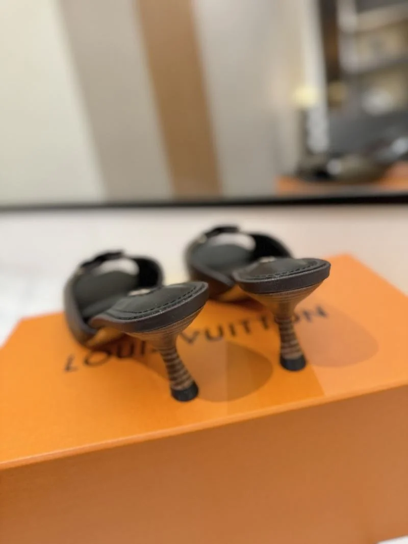Inexpensive Louis Vuitton Slippers