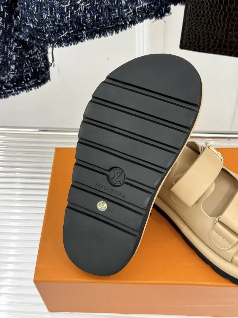 Bargain Louis Vuitton Slippers