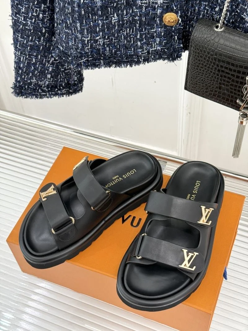 Low-cost Louis Vuitton Slippers