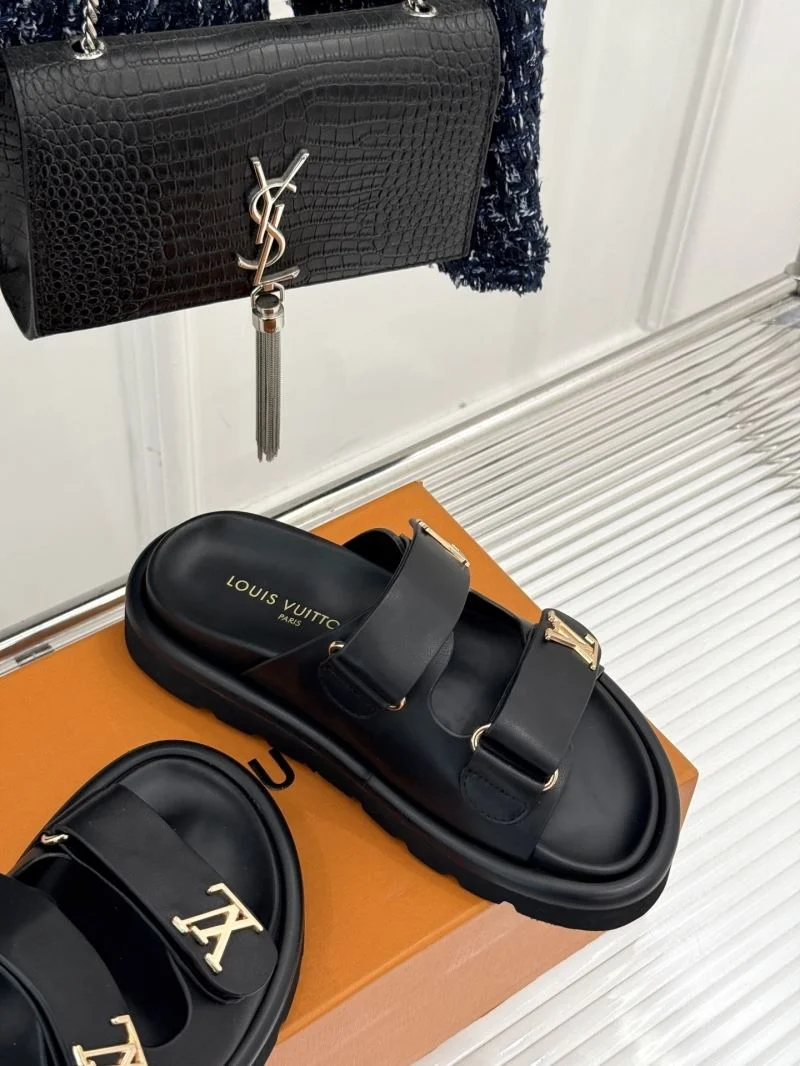 Low-cost Louis Vuitton Slippers