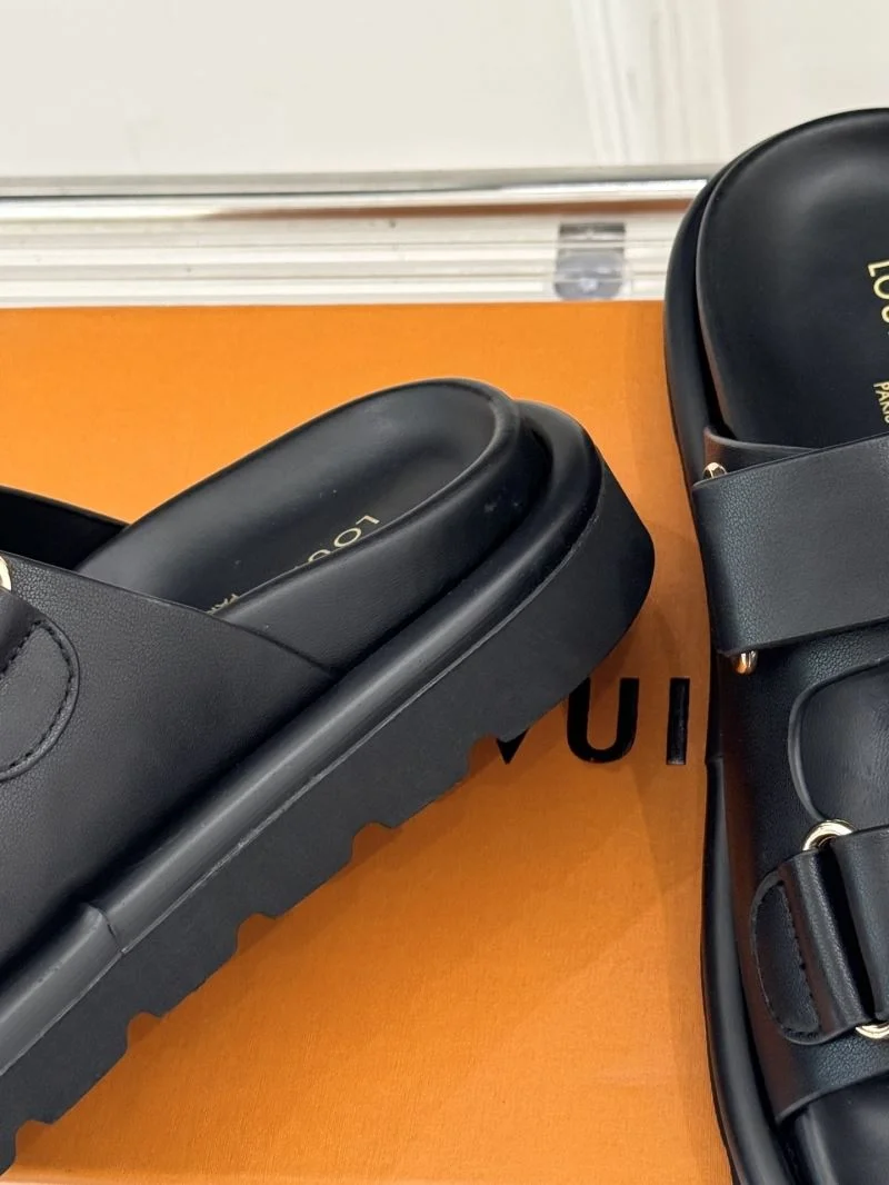 Low-cost Louis Vuitton Slippers