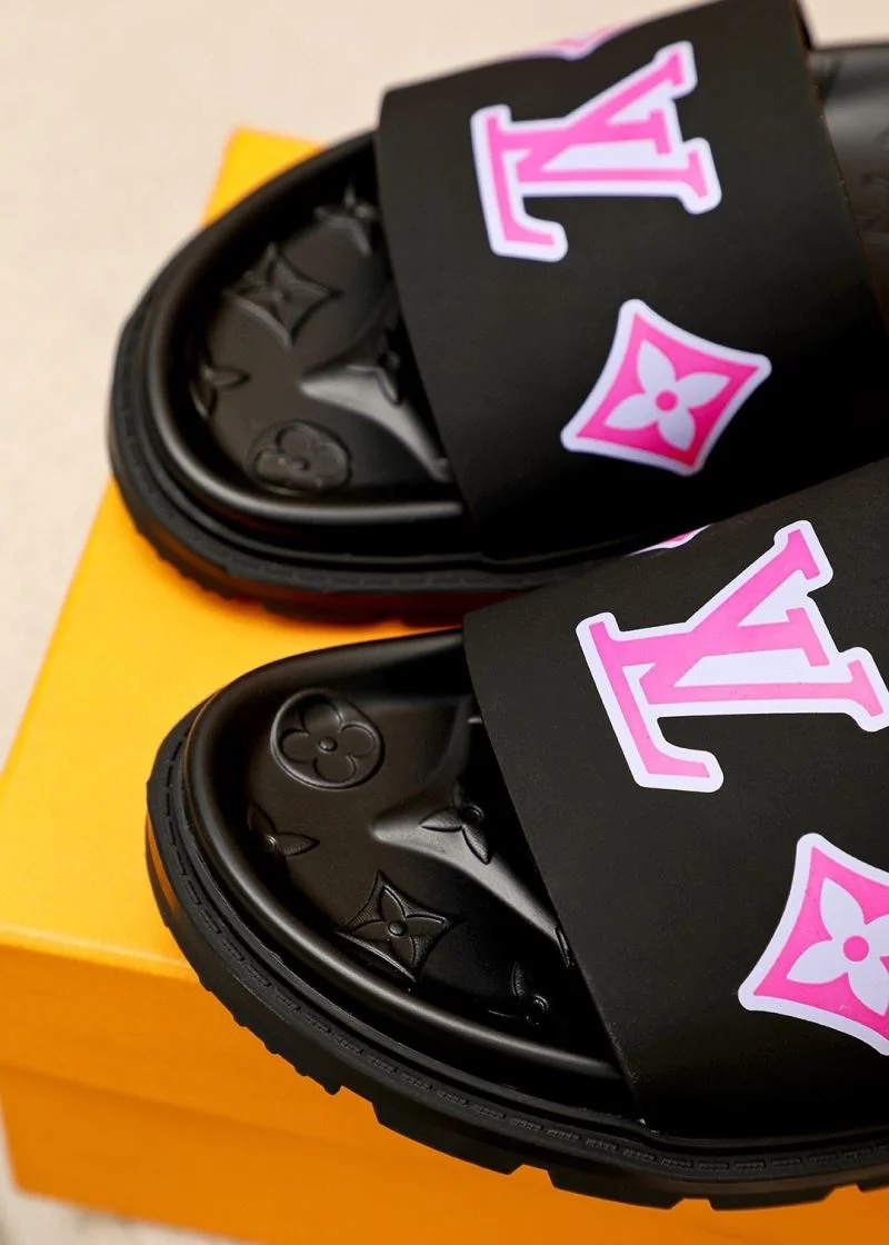 Bargain Louis Vuitton Slippers