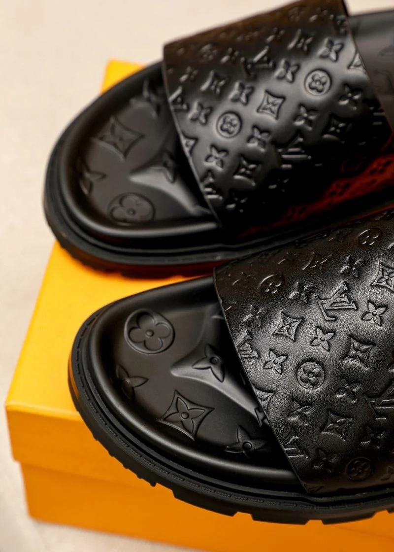 Top match Louis Vuitton Slippers