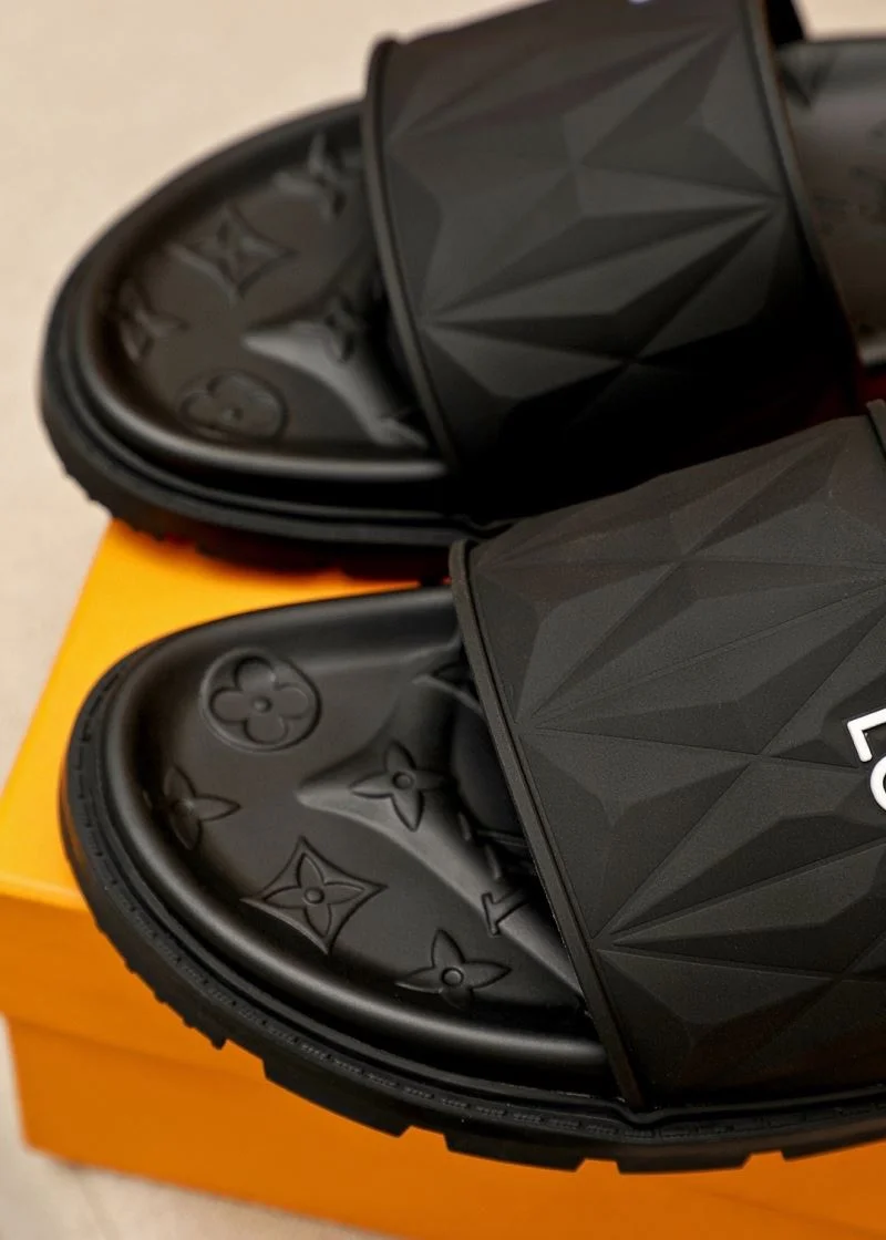 Top match Louis Vuitton Slippers