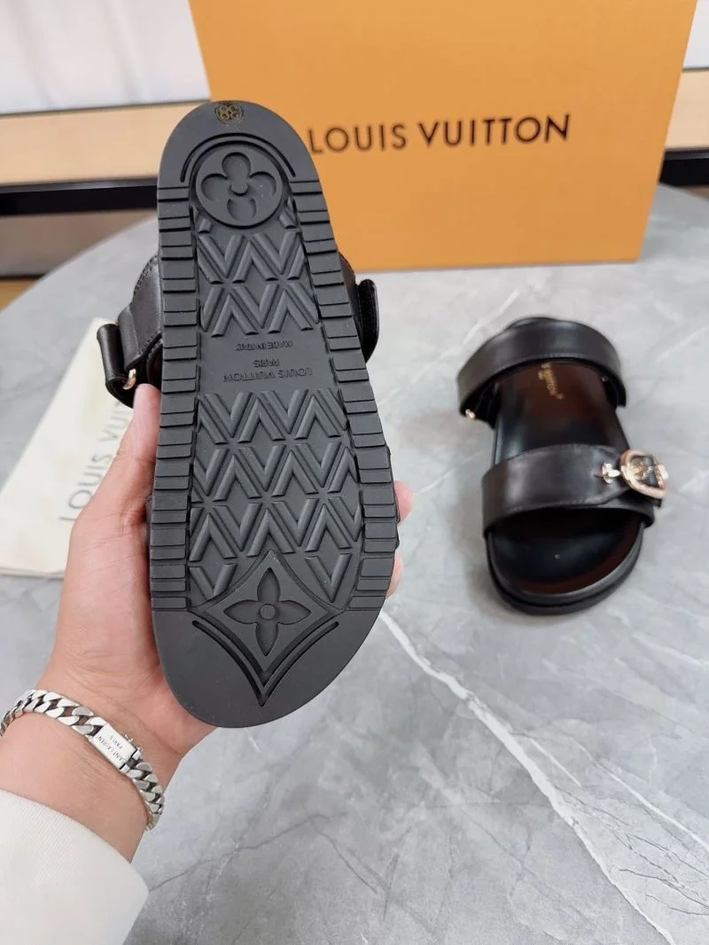 Low-cost Louis Vuitton Slippers