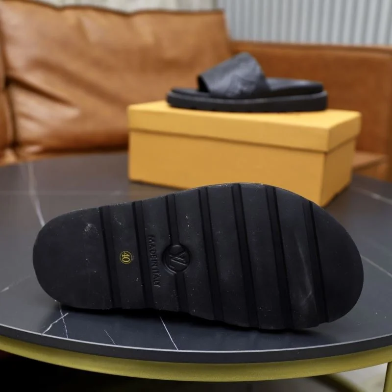 Top match Louis Vuitton Slippers