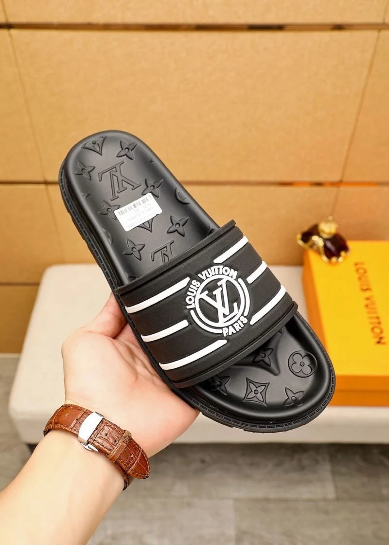 Accurate model Louis Vuitton Slippers