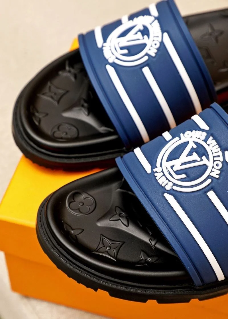 Accurate model Louis Vuitton Slippers