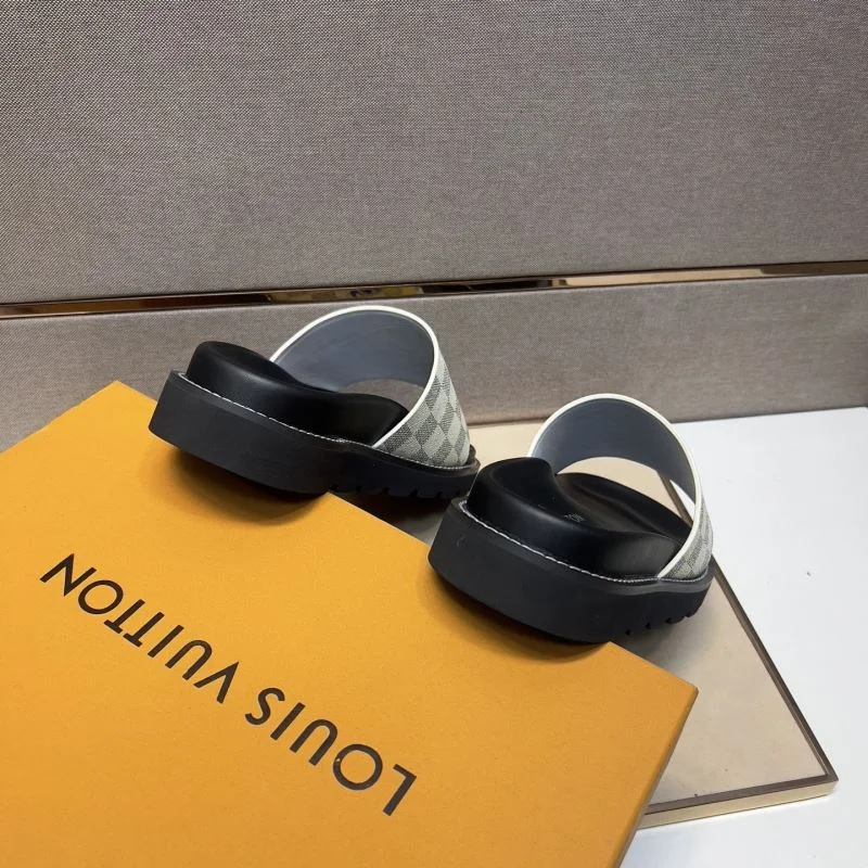 Brand-authenticated Louis Vuitton Slippers