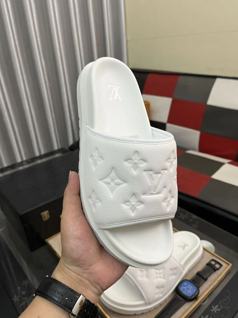 Bargain Louis Vuitton Slippers
