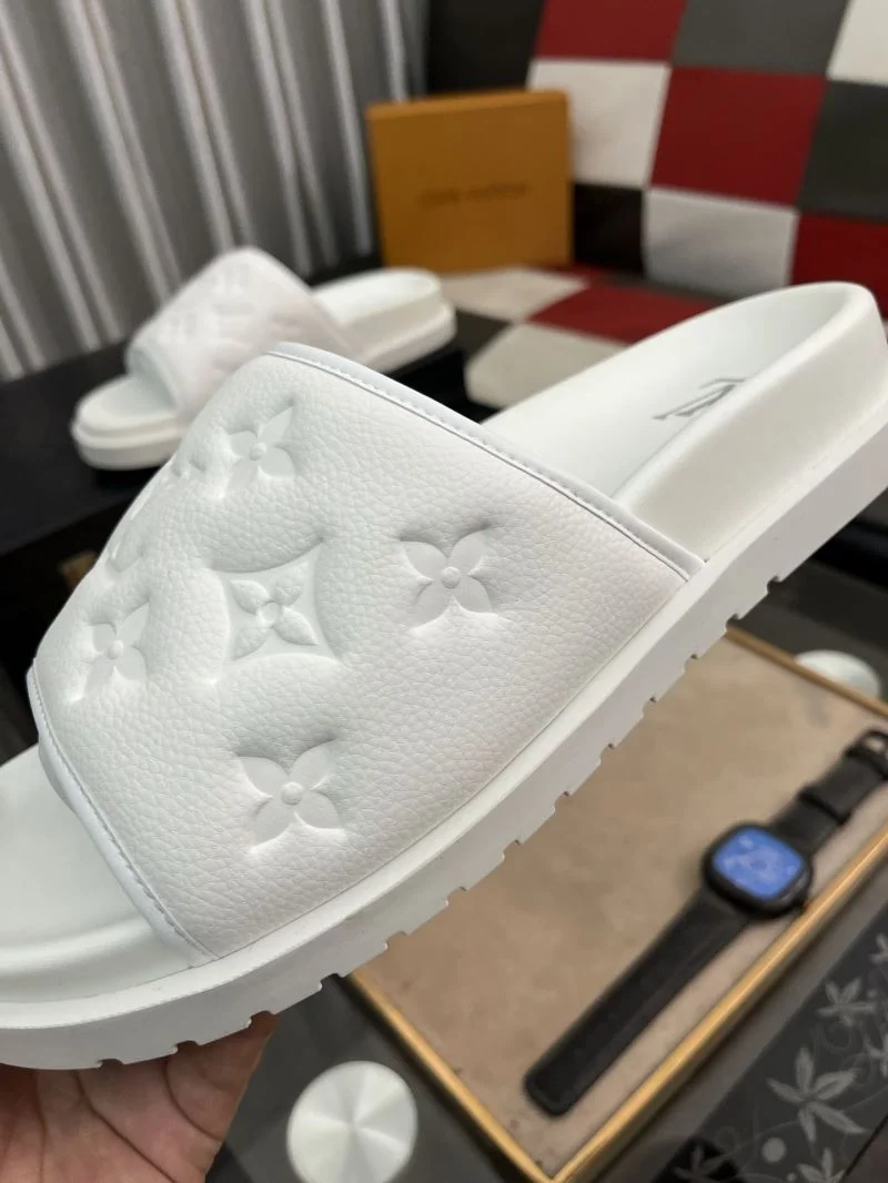 Bargain Louis Vuitton Slippers