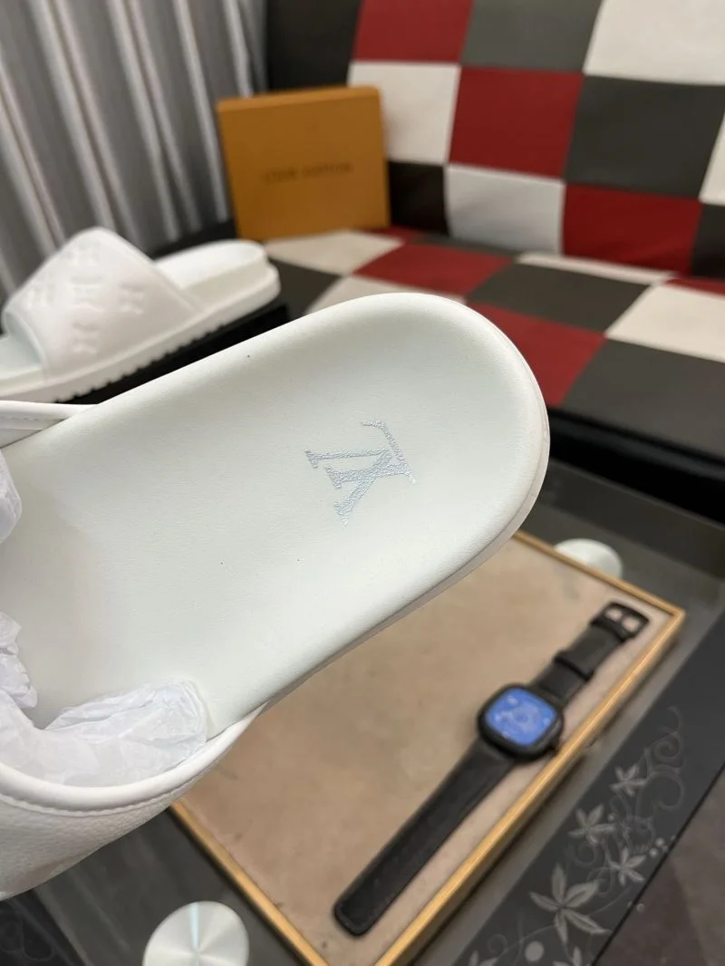 Bargain Louis Vuitton Slippers