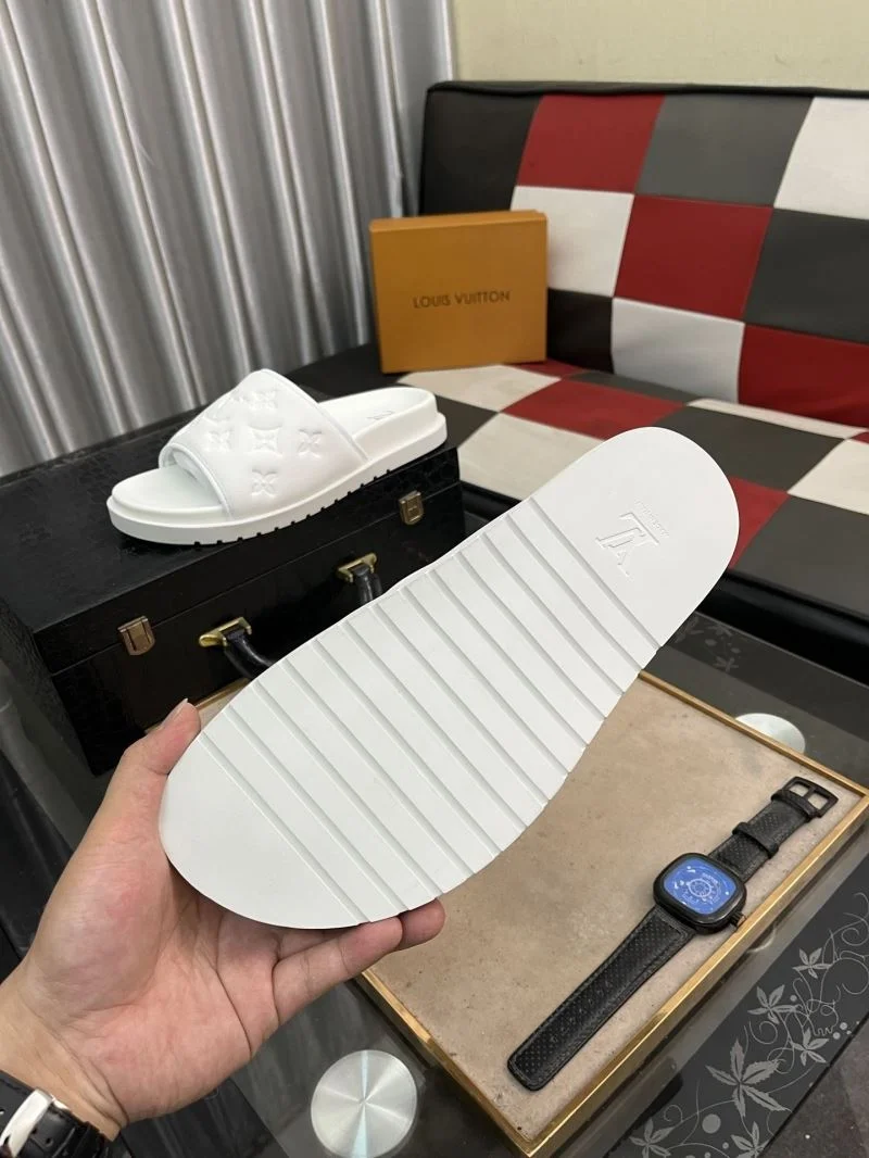 Bargain Louis Vuitton Slippers