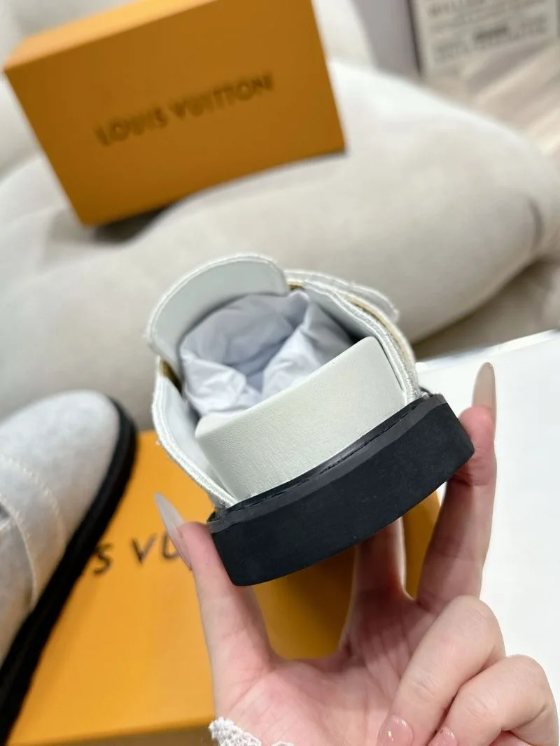 Brand-authenticated Louis Vuitton Slippers