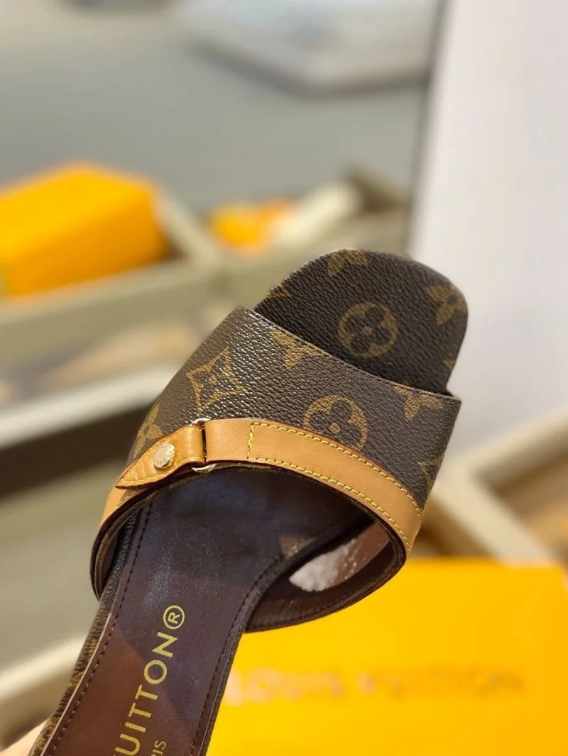 Exact replica Louis Vuitton Slippers