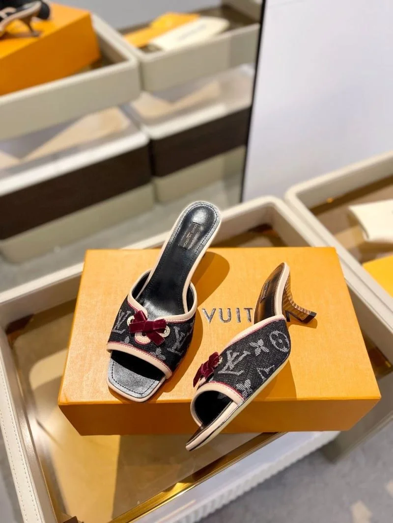 Louis Vuitton Slippers