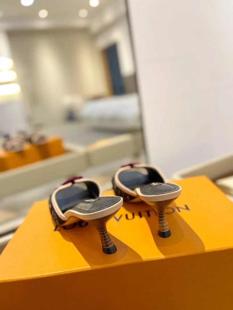 Brand-authenticated Louis Vuitton Slippers