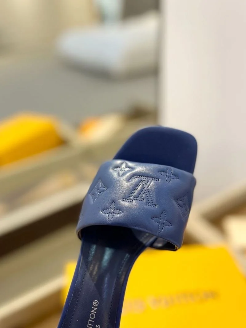Accurate model Louis Vuitton Slippers