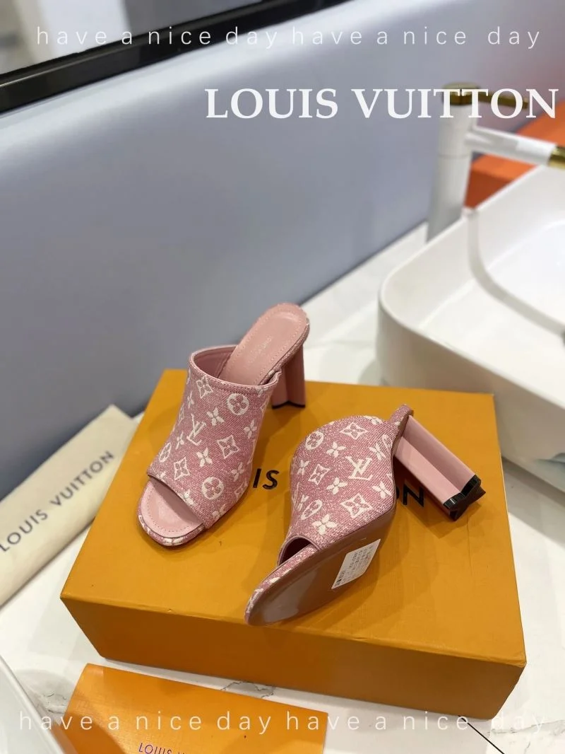Low-cost Louis Vuitton Slippers