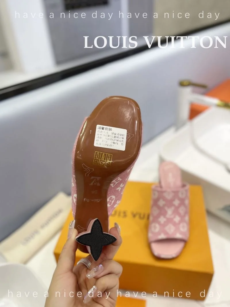 Low-cost Louis Vuitton Slippers
