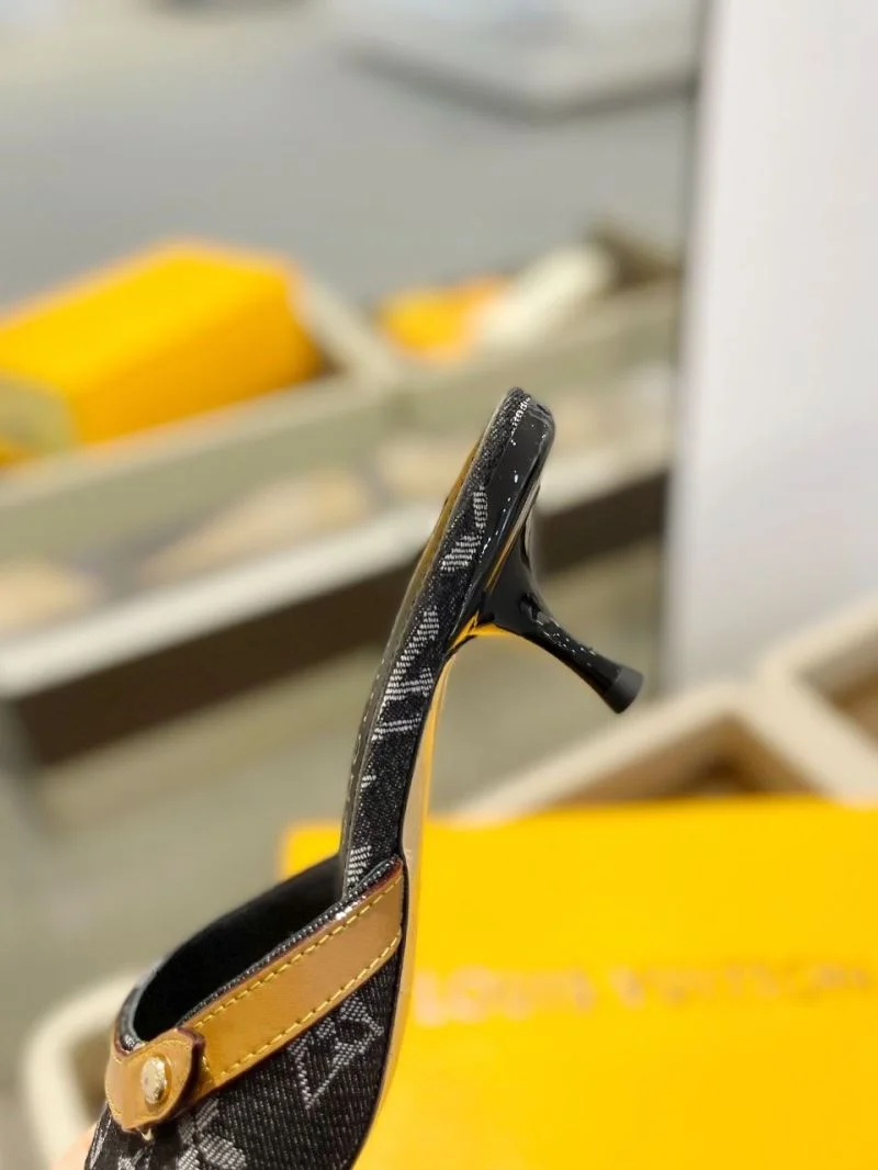 Bargain Louis Vuitton Slippers