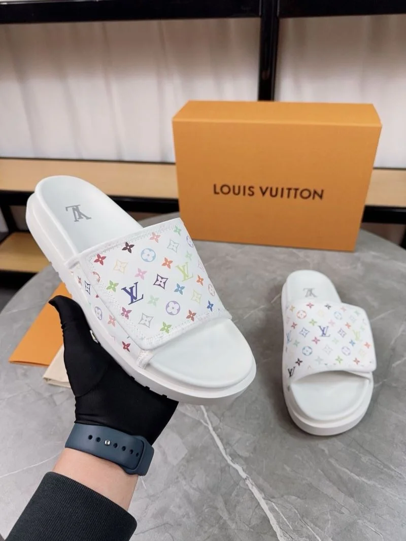 Accurate model Louis Vuitton Slippers