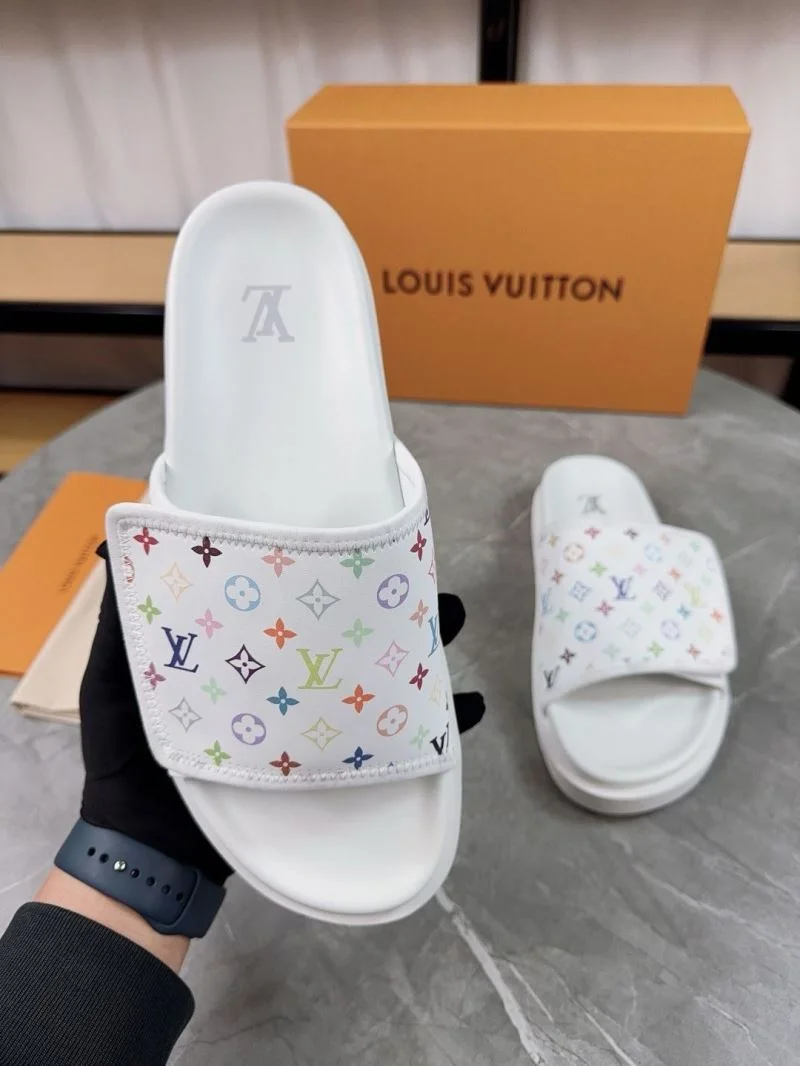 Accurate model Louis Vuitton Slippers