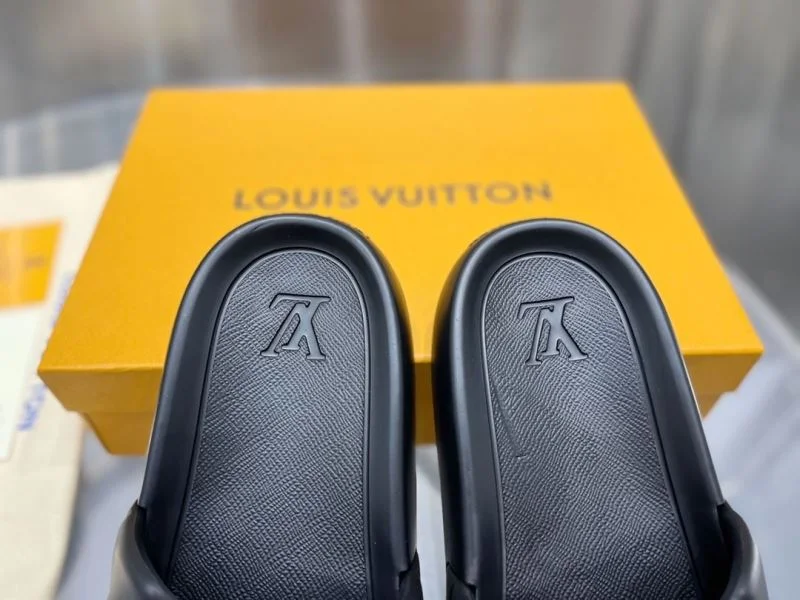 Factory-made Louis Vuitton Slippers