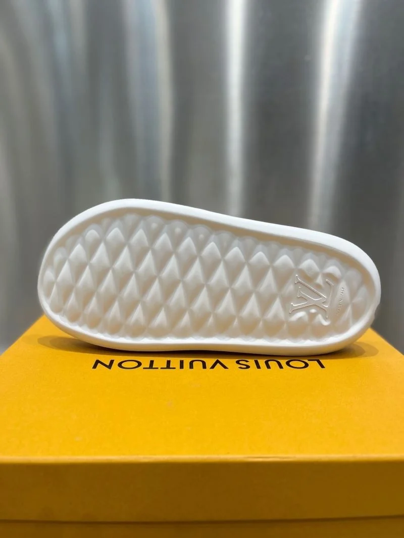 Economical Louis Vuitton Slippers